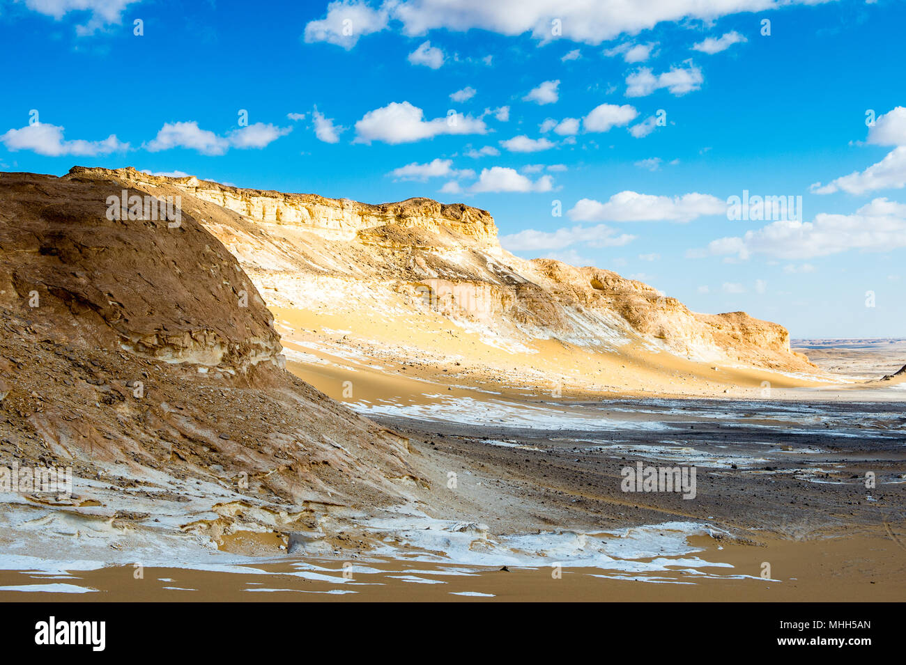 Beautiful view of the limestone formations of the White Desert, a ...