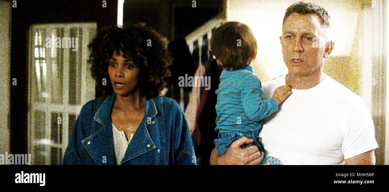 KINGS, from left, Halle Berry, Daniel Craig, 2017. ©The Orchard ...