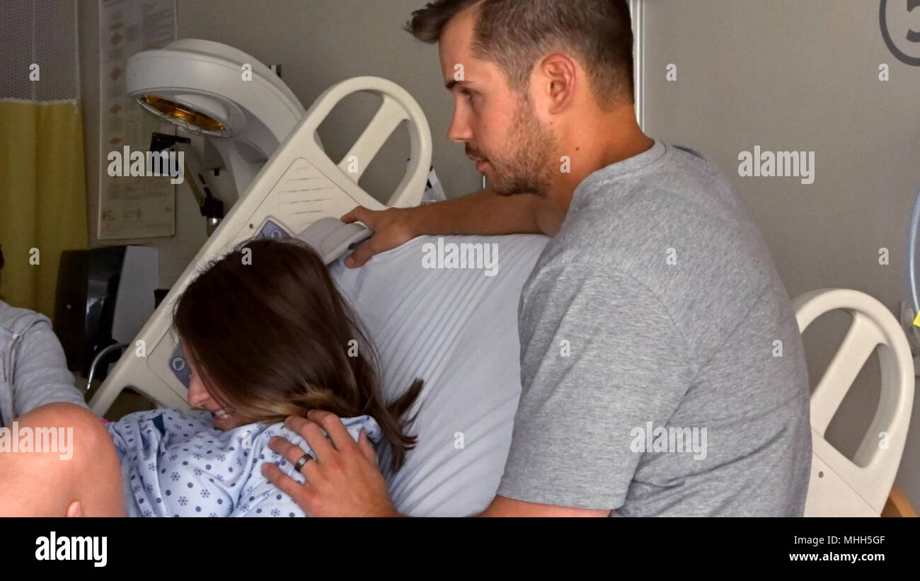 EXPECTING, from left: Jen, Dan, 'Jen & Dan/Sande & Juice', (Season 1 ...