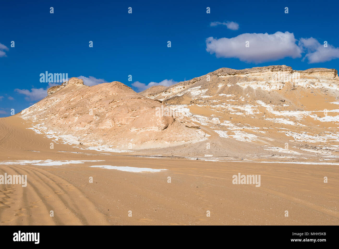 Beautiful view of the limestone formations of the White Desert, a ...