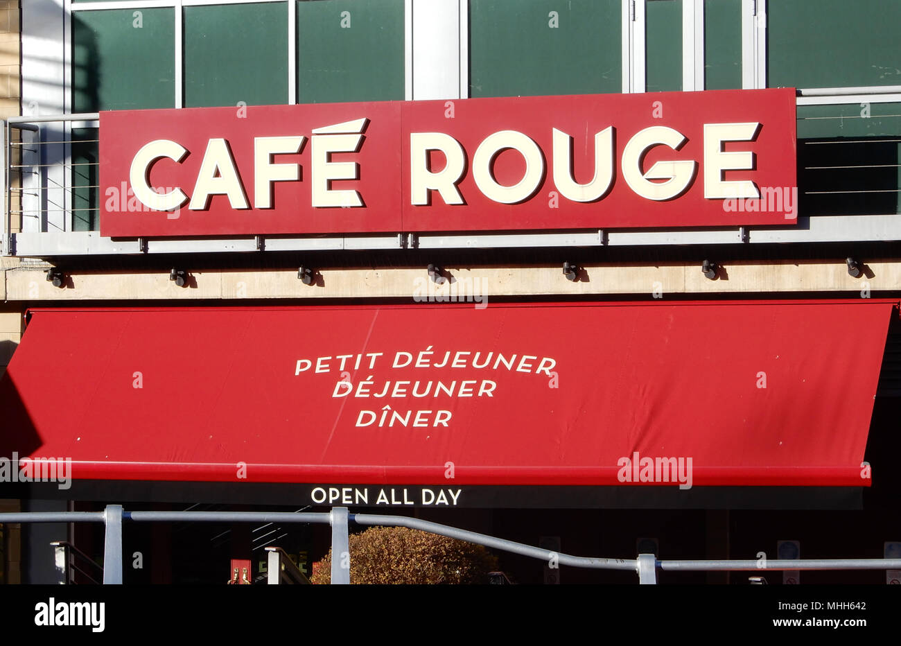 Cafe rouge oracle hi-res stock photography and images - Alamy