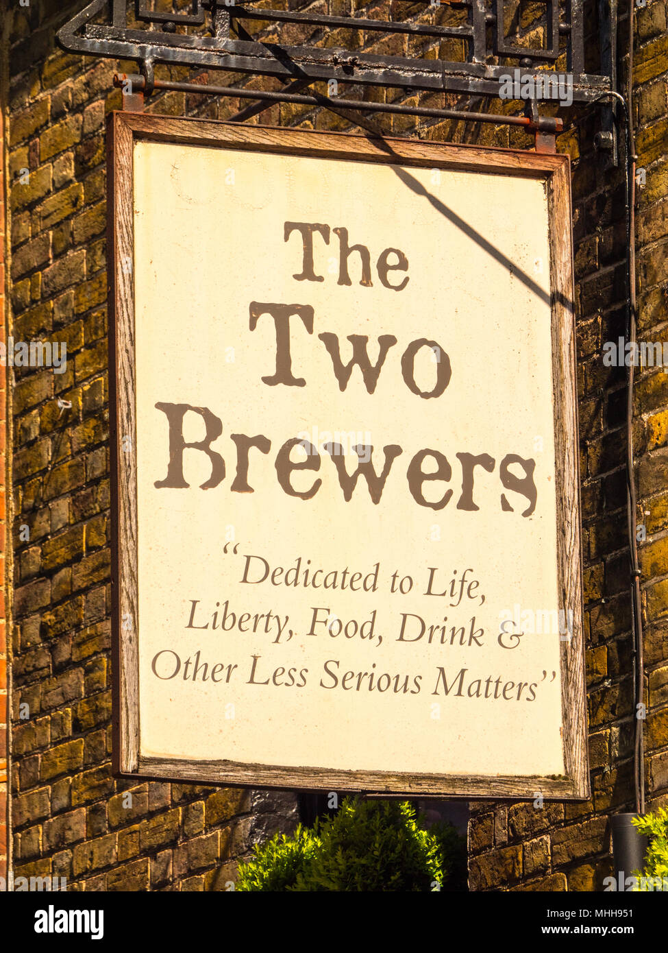 Two brewers pub hi-res stock photography and images - Alamy