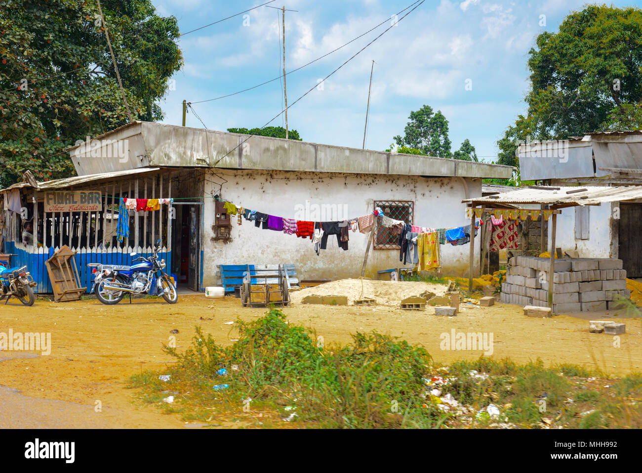 Old house in Cameroon where the poor people have to live in Stock Photo ...