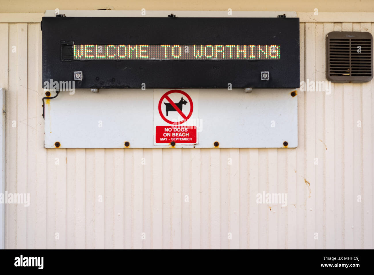 Digital instruction hi-res stock photography and images - Alamy