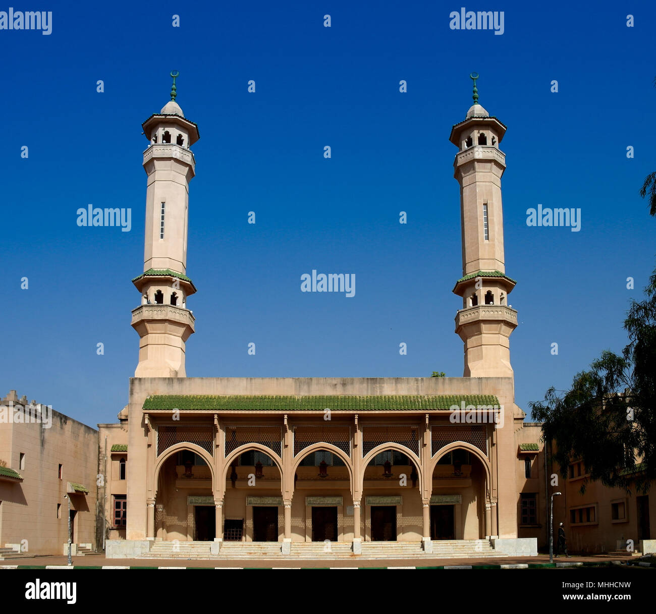 Exterior view King Fahad Mosque in Banjul, Gambia Stock Photo - Alamy