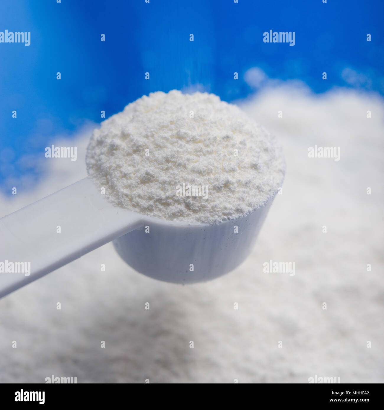 Sodium bicarbonate and calcium chloride hi-res stock photography and ...