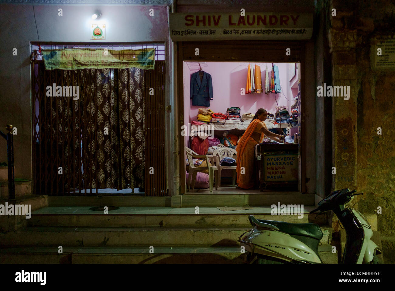 Indian laundry shop hi-res stock photography and images - Alamy