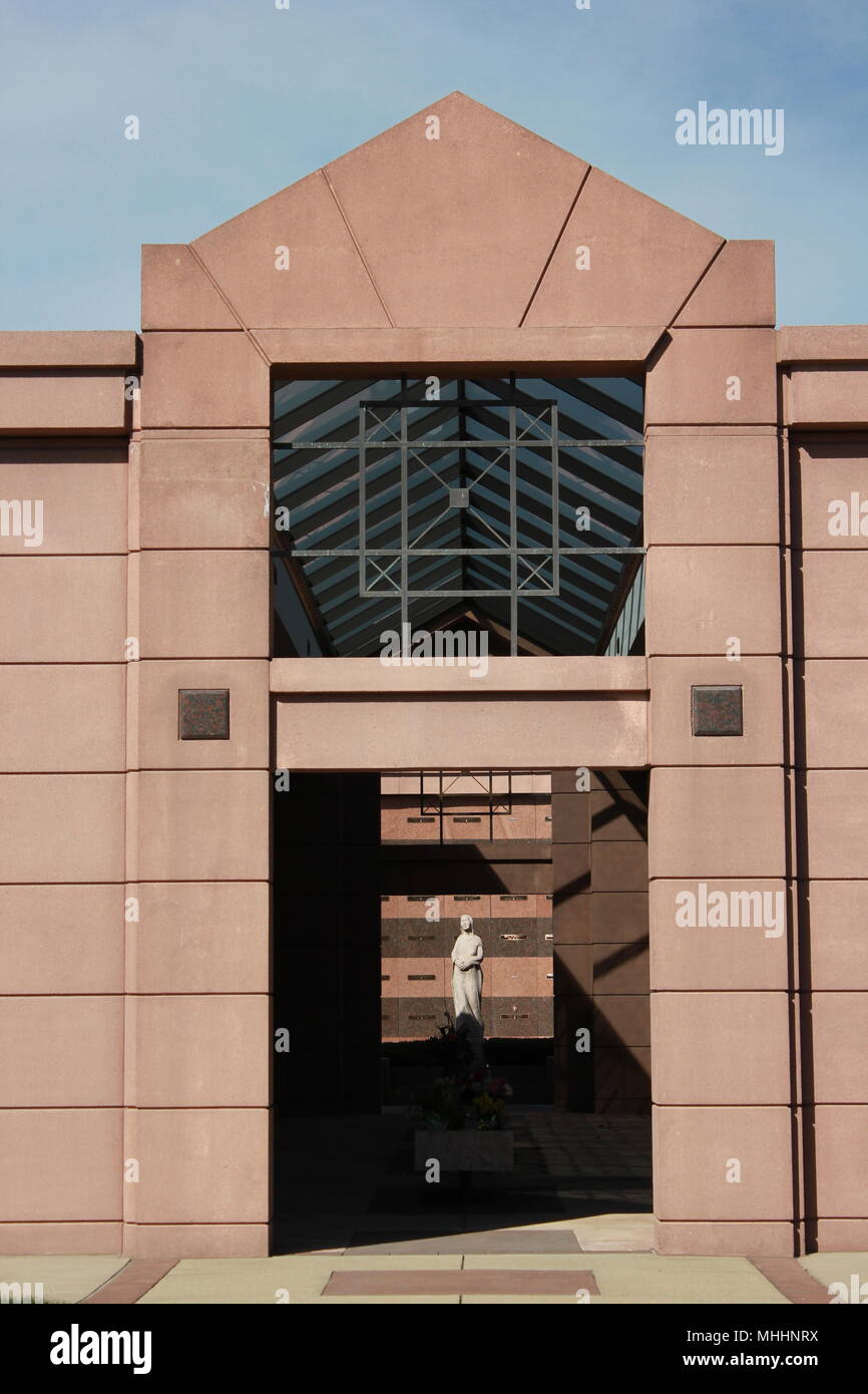 internment building Structure in a Niles, Illinois suburban cemetery ...