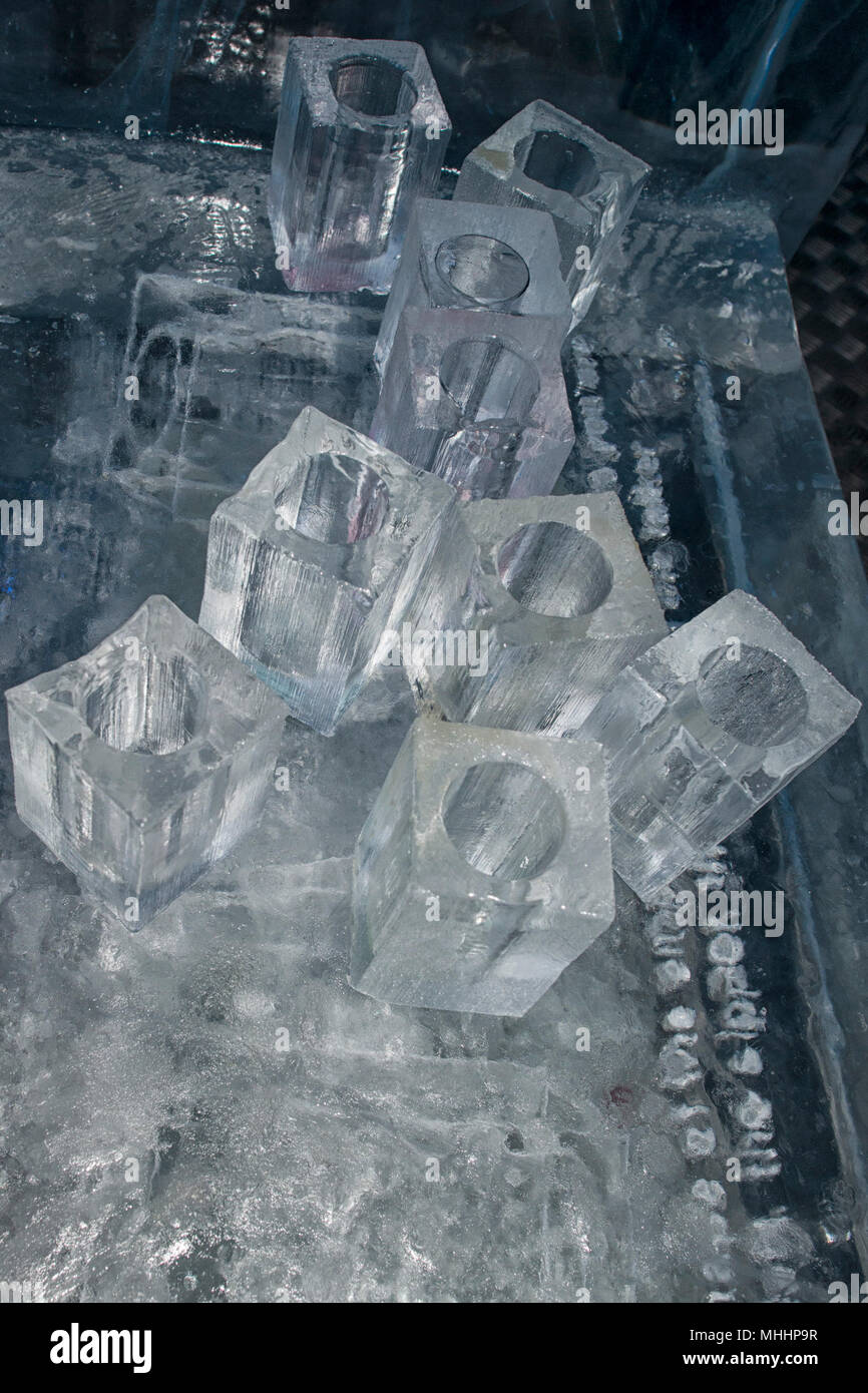 ice blocks glasses close up detail Stock Photo - Alamy
