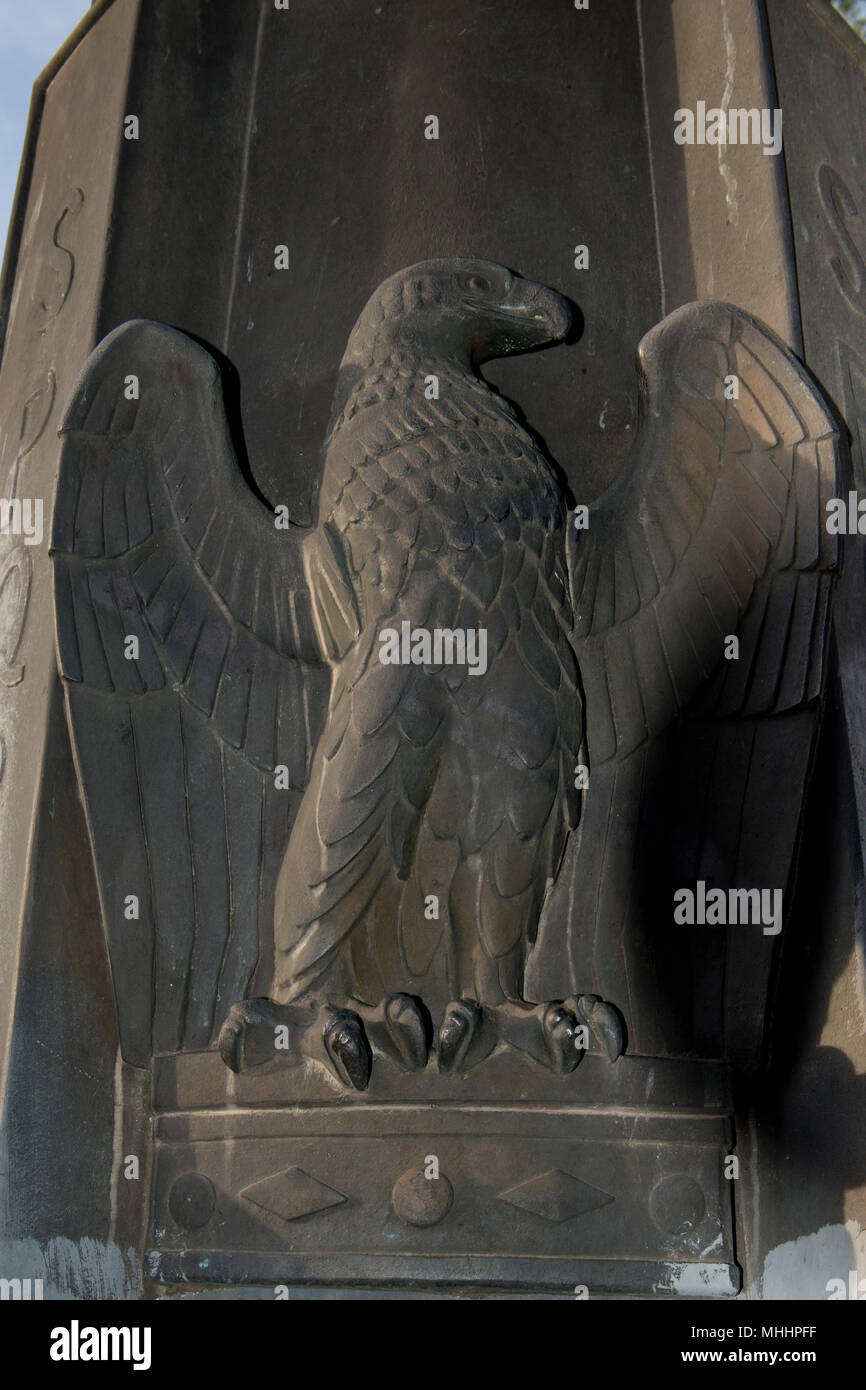 Imperial eagle monument hi-res stock photography and images - Alamy