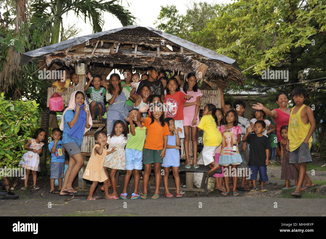 Homeless street children poverty cebu city hi-res stock photography and ...