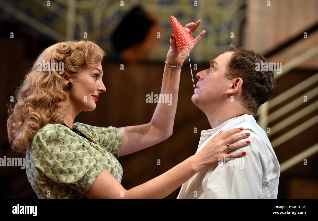 Wife and husband actors hi-res stock photography and images - Alamy