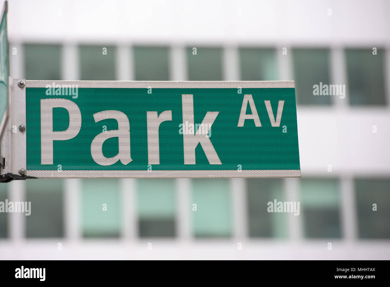 green new york street sign: Park AVE Stock Photo - Alamy