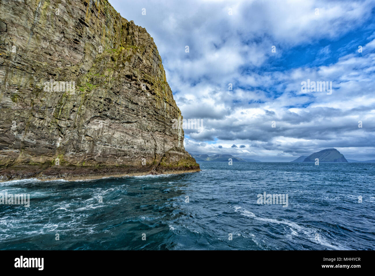 faer oer island vestmanna cliffs Stock Photo - Alamy