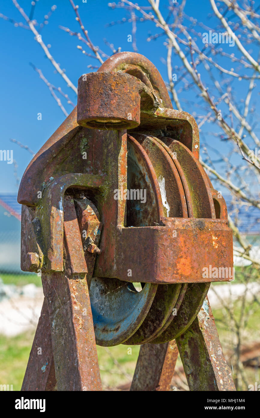 Excavator bucket hi-res stock photography and images - Alamy