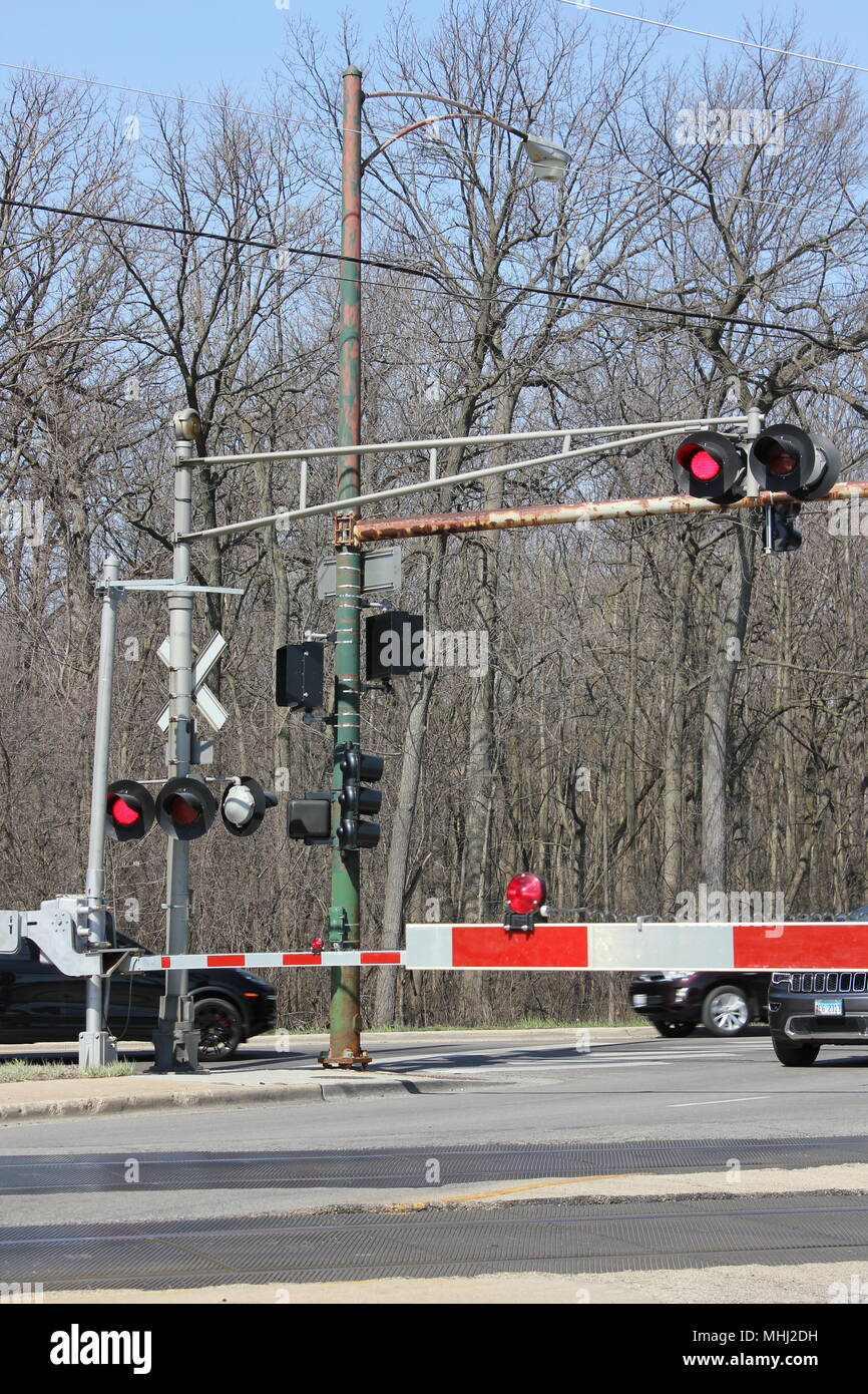 Active train crossing hi-res stock photography and images - Alamy
