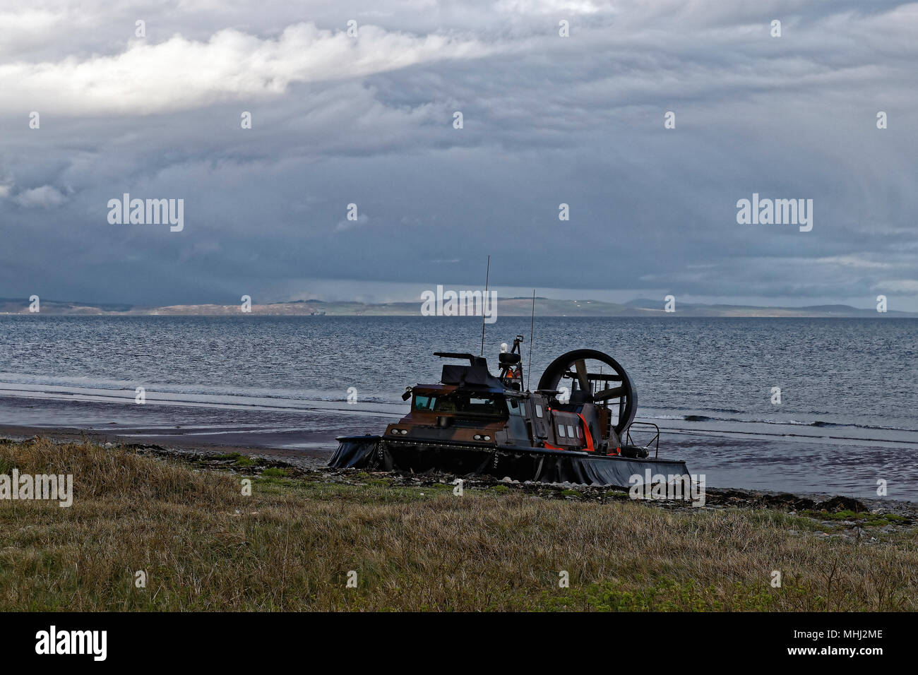 Craft hovercraft lcac hi-res stock photography and images - Alamy