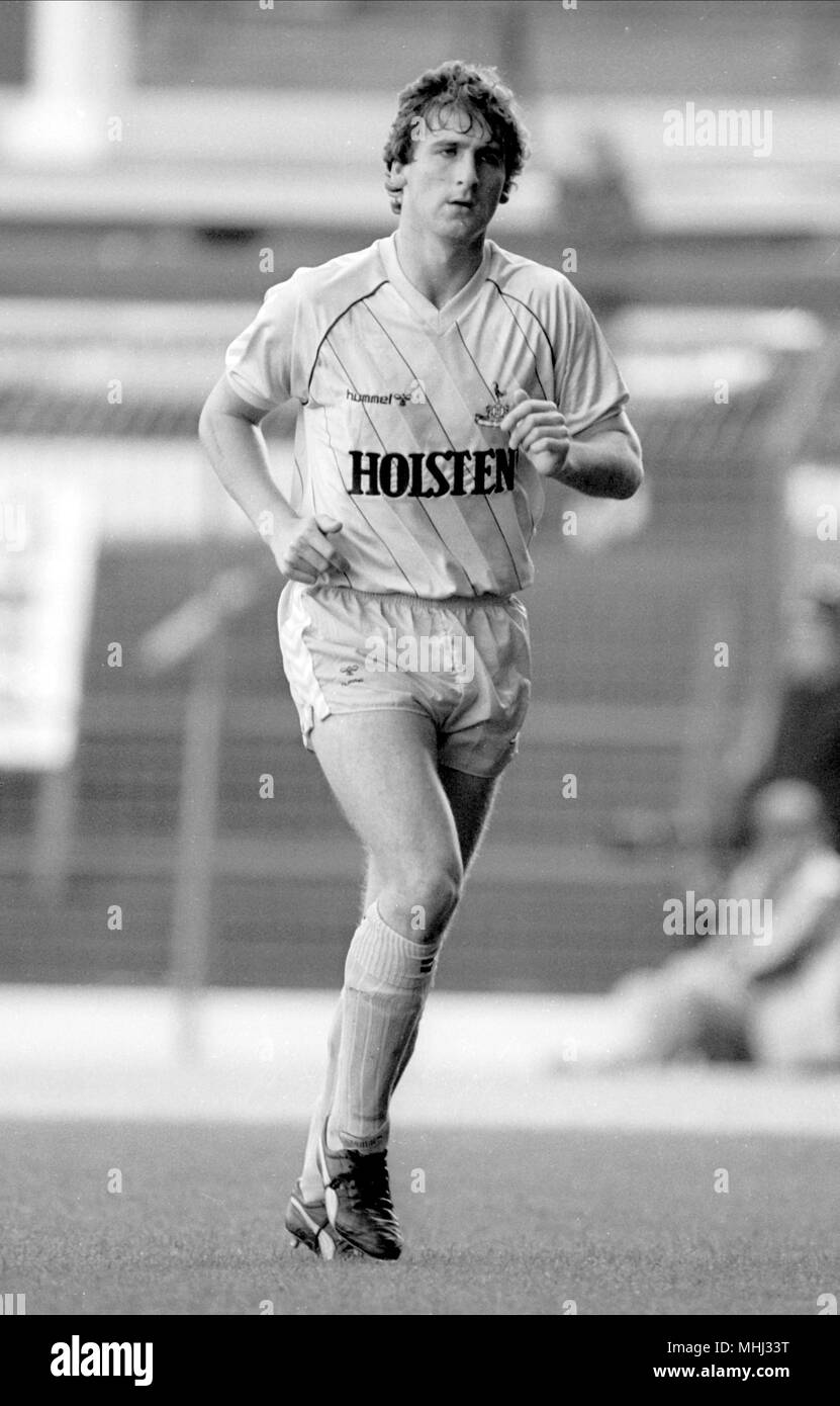 MARK FALCO TOTTENHAM HOTSPUR FC 16 October 1985 Stock Photo - Alamy