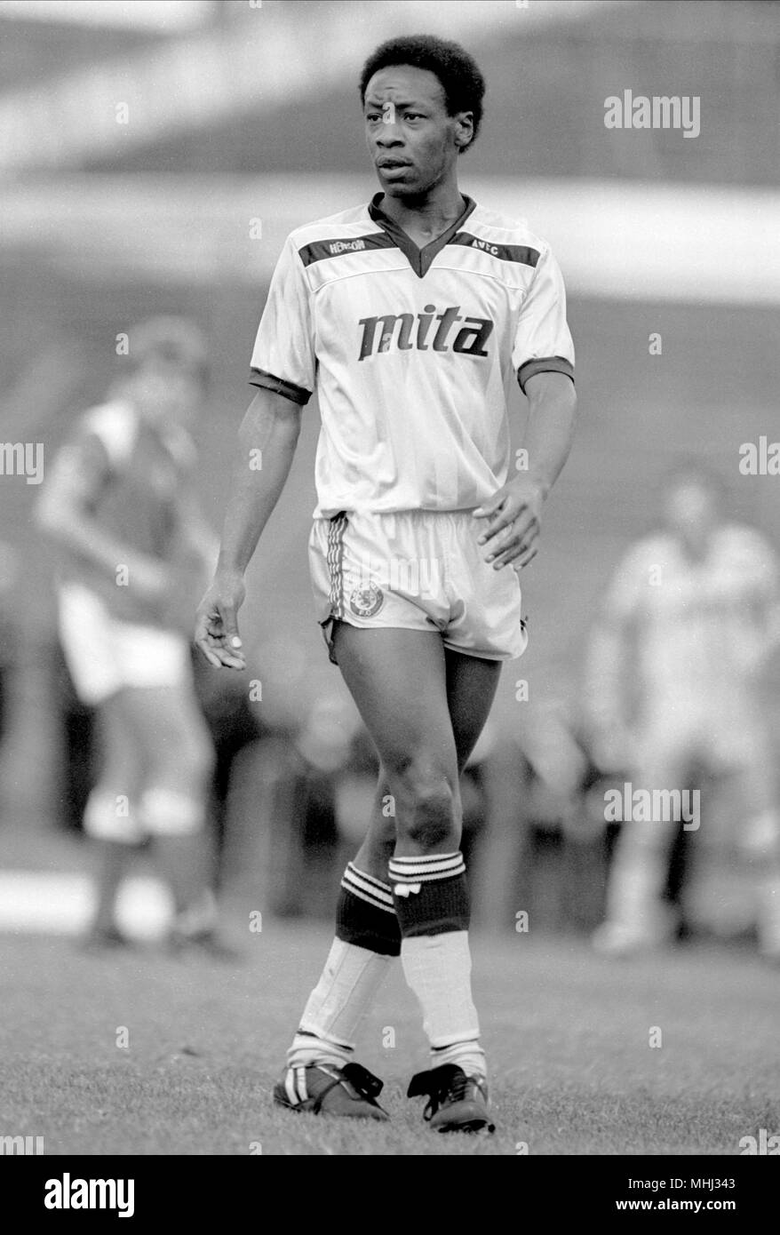 MARK WALTERS ASTON VILLA FC 16 October 1985 Stock Photo - Alamy