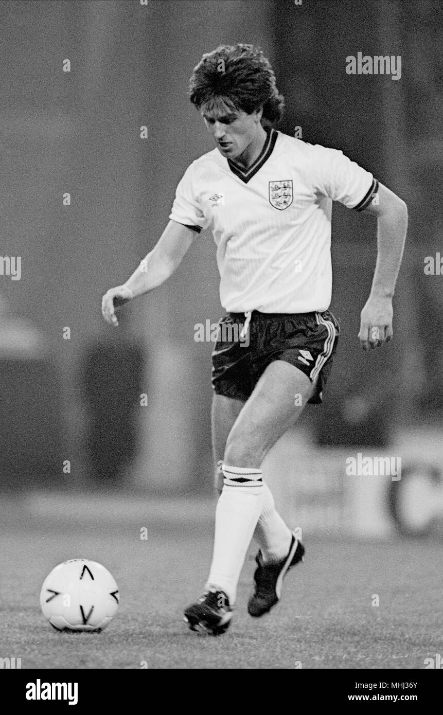 TERRY FENWICK ENGLAND & QUEENS PARK RANGERS 16 November 1985 Stock ...