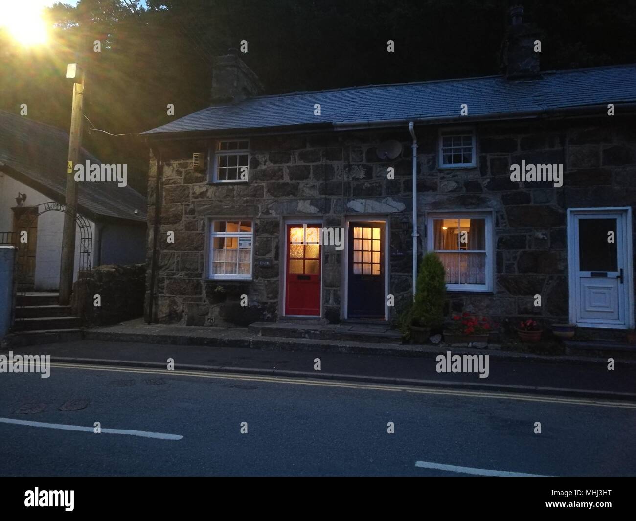 Cottage At Night Stock Photos & Cottage At Night Stock Images - Alamy