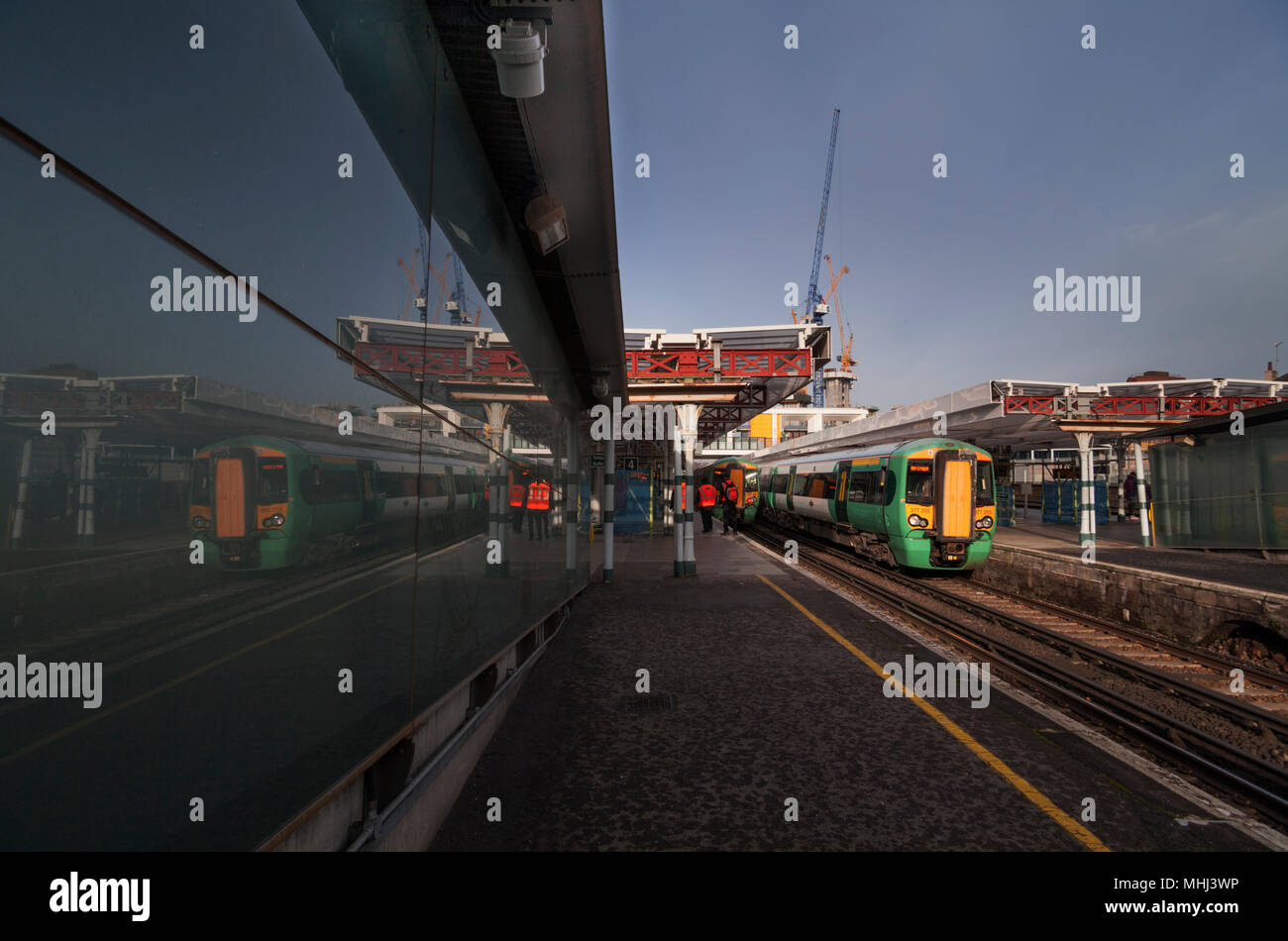 Class 377 unit hi-res stock photography and images - Alamy
