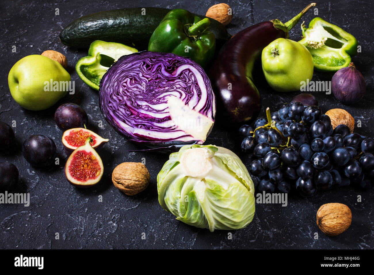 Zucchini vegetable garden border hi-res stock photography and images ...