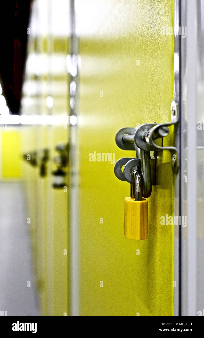 Self Storage Container Stock Photos & Self Storage Container Stock ...