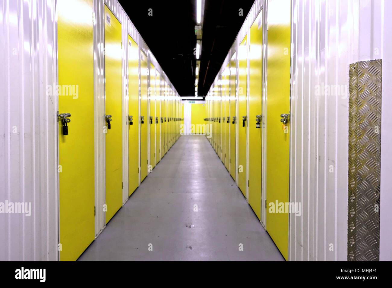 Empty container yard hi-res stock photography and images - Alamy