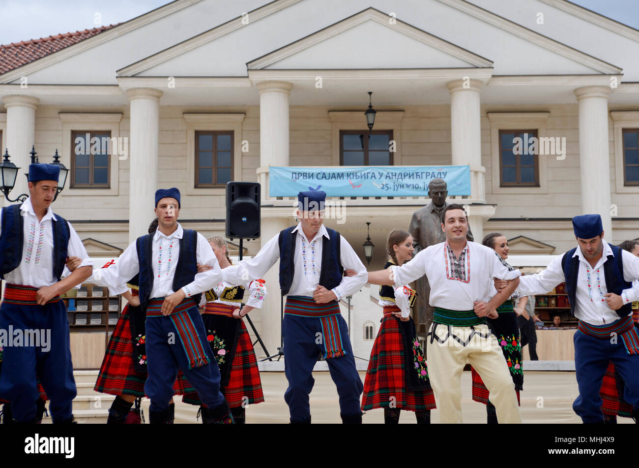 Serbian Folk Dances High Resolution Stock Photography and Images - Alamy