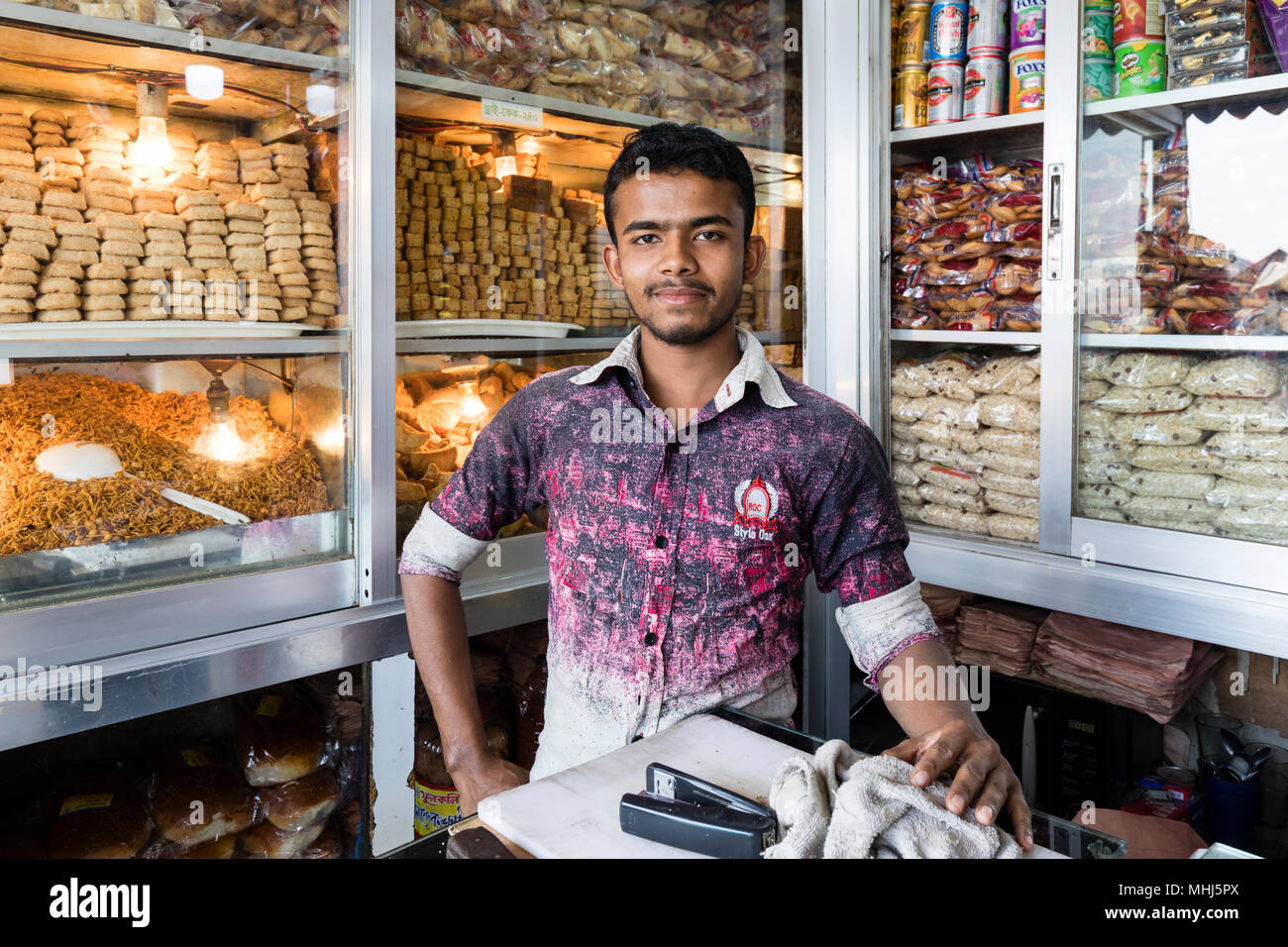 Salesman of bangladesh hi-res stock photography and images - Alamy