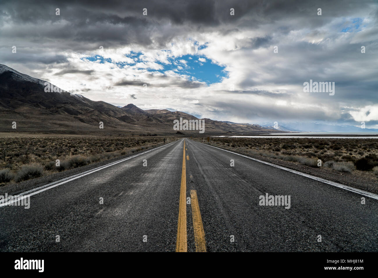 Road pyramid hi-res stock photography and images - Alamy