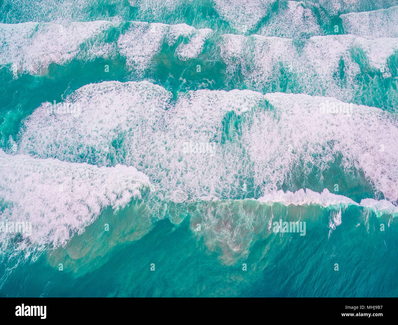 High surf or large breaking waves hi-res stock photography and images ...