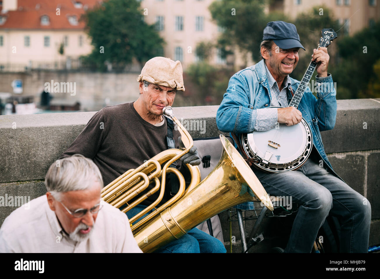 Trumpet bridge hi-res stock photography and images - Alamy