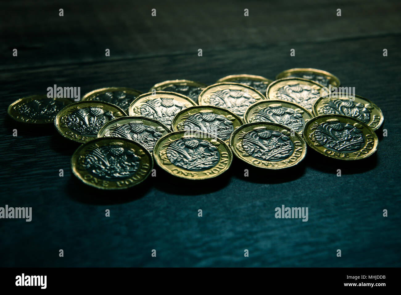 Sterling one pound coin pattern hi-res stock photography and images - Alamy