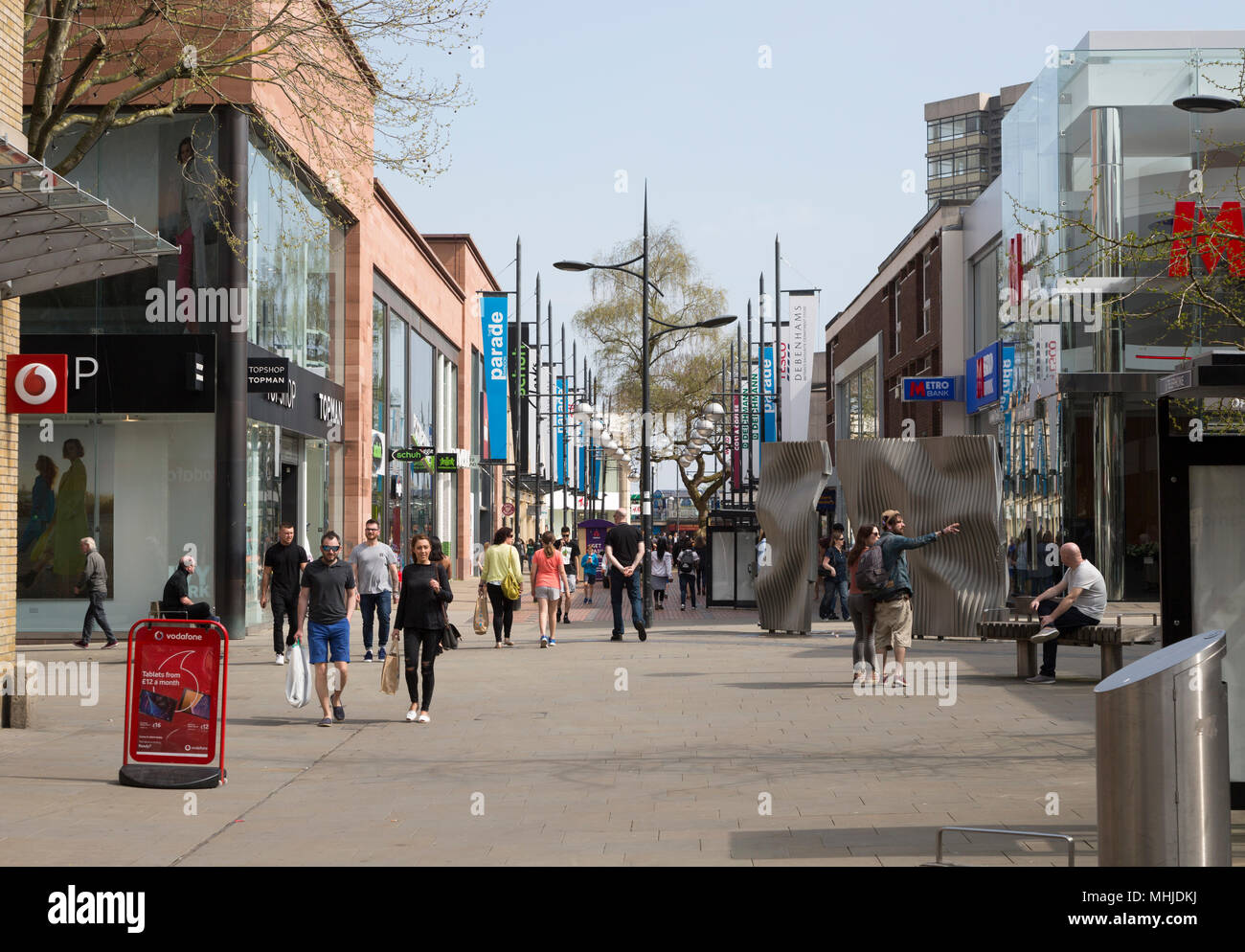 People shopping in pedestrianised central business district, Canal Walk ...