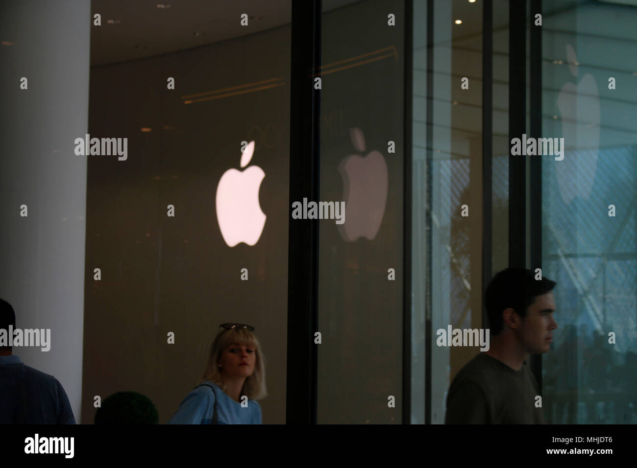 das Logo der Marke "Apple", Dubai Stock Photo - Alamy