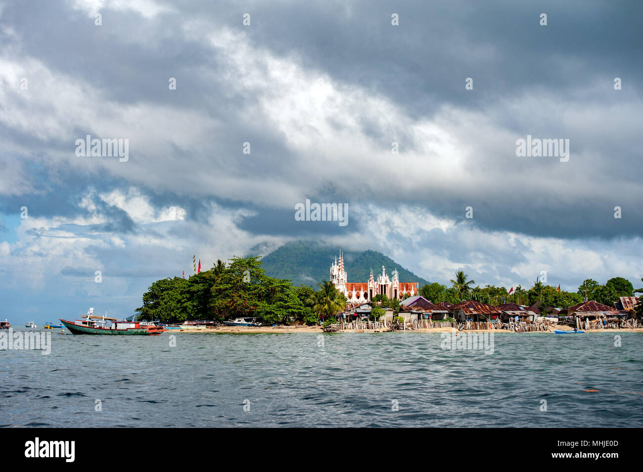 hovel, shanty, shack in indonesia asia Stock Photo - Alamy