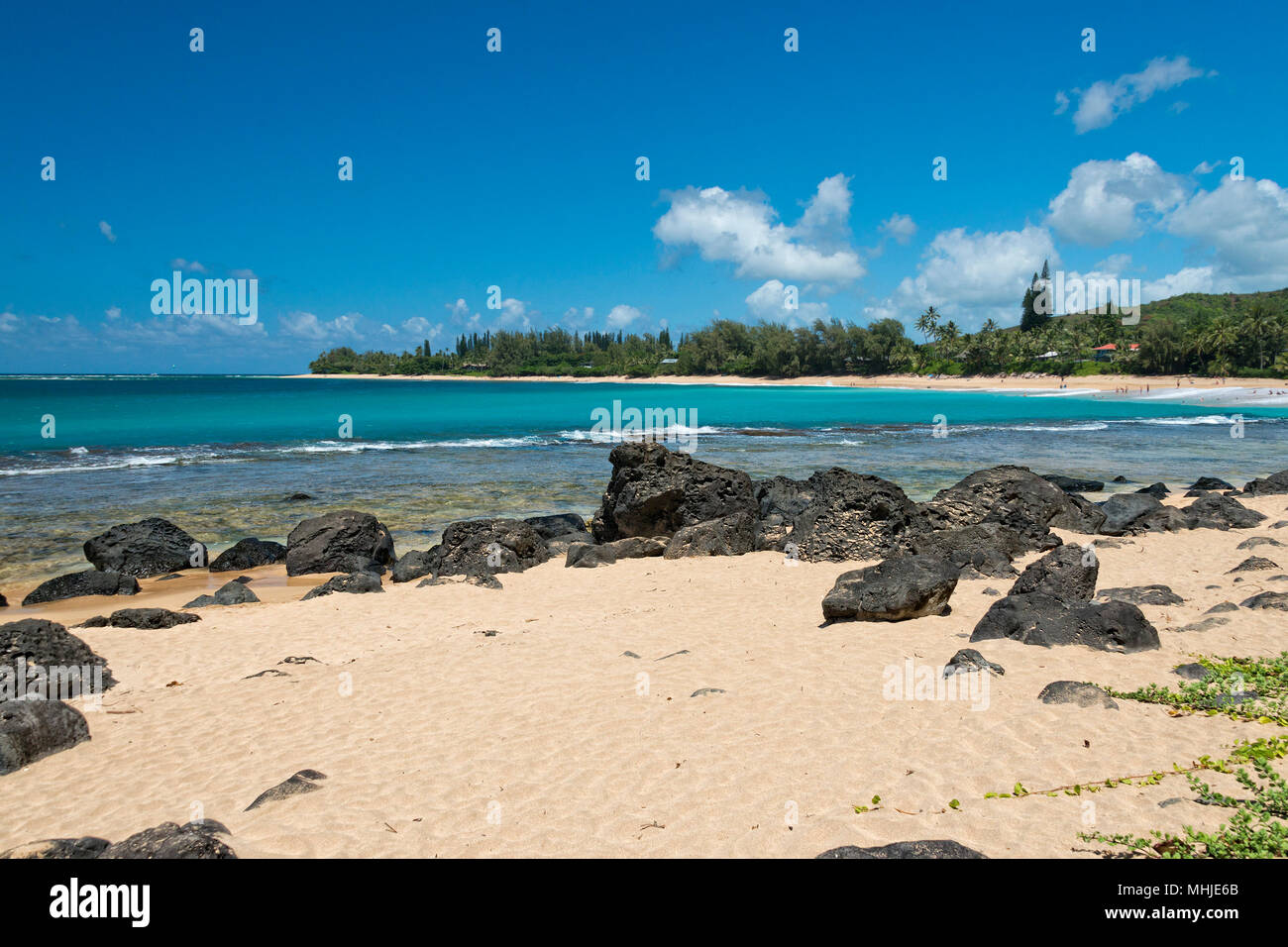 Skyline on the waikiki beach hi-res stock photography and images - Alamy