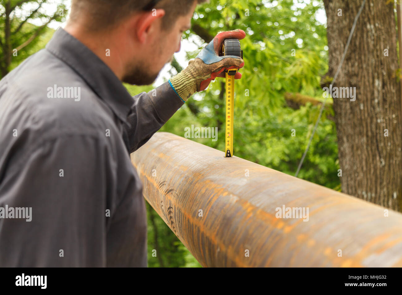 Laser measurement device hi-res stock photography and images - Alamy