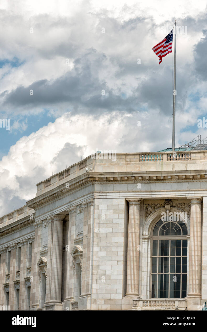 washington dc senate office building with american flag Stock Photo - Alamy