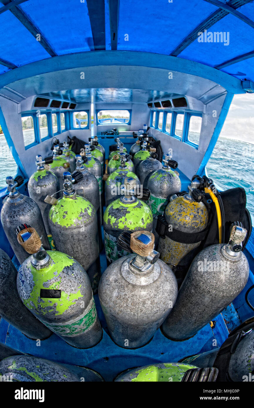 Scuba diving tanks compressed hi-res stock photography and images - Alamy