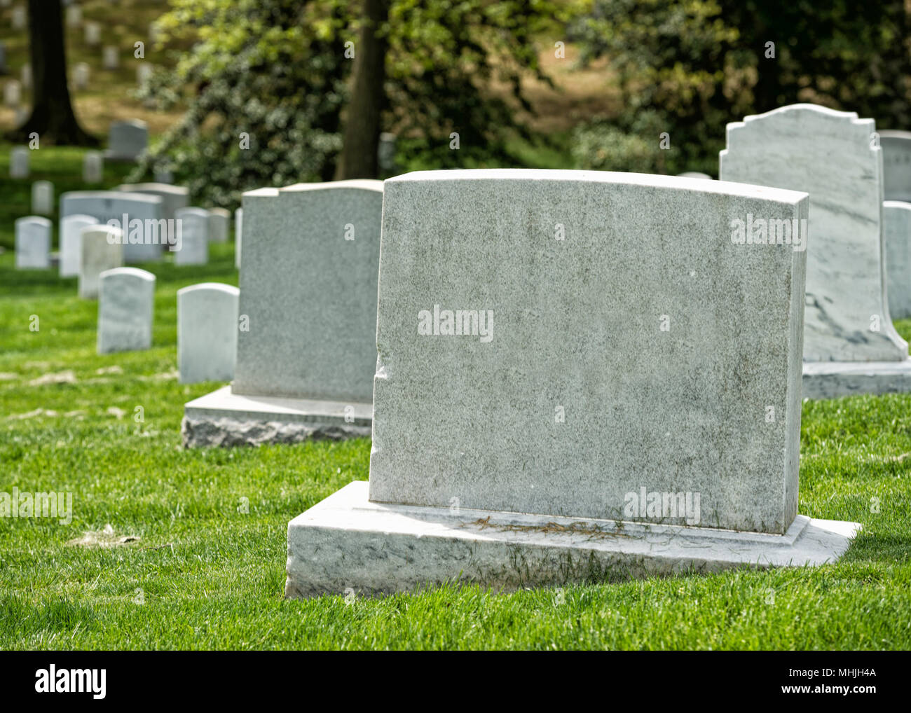 arlington cemetery graveyard white tombstones Stock Photo - Alamy