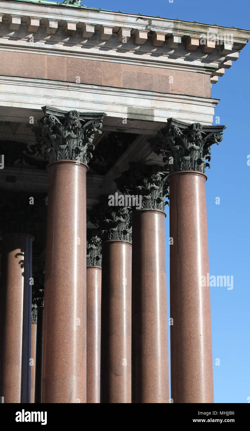 Gable columns hi-res stock photography and images - Alamy