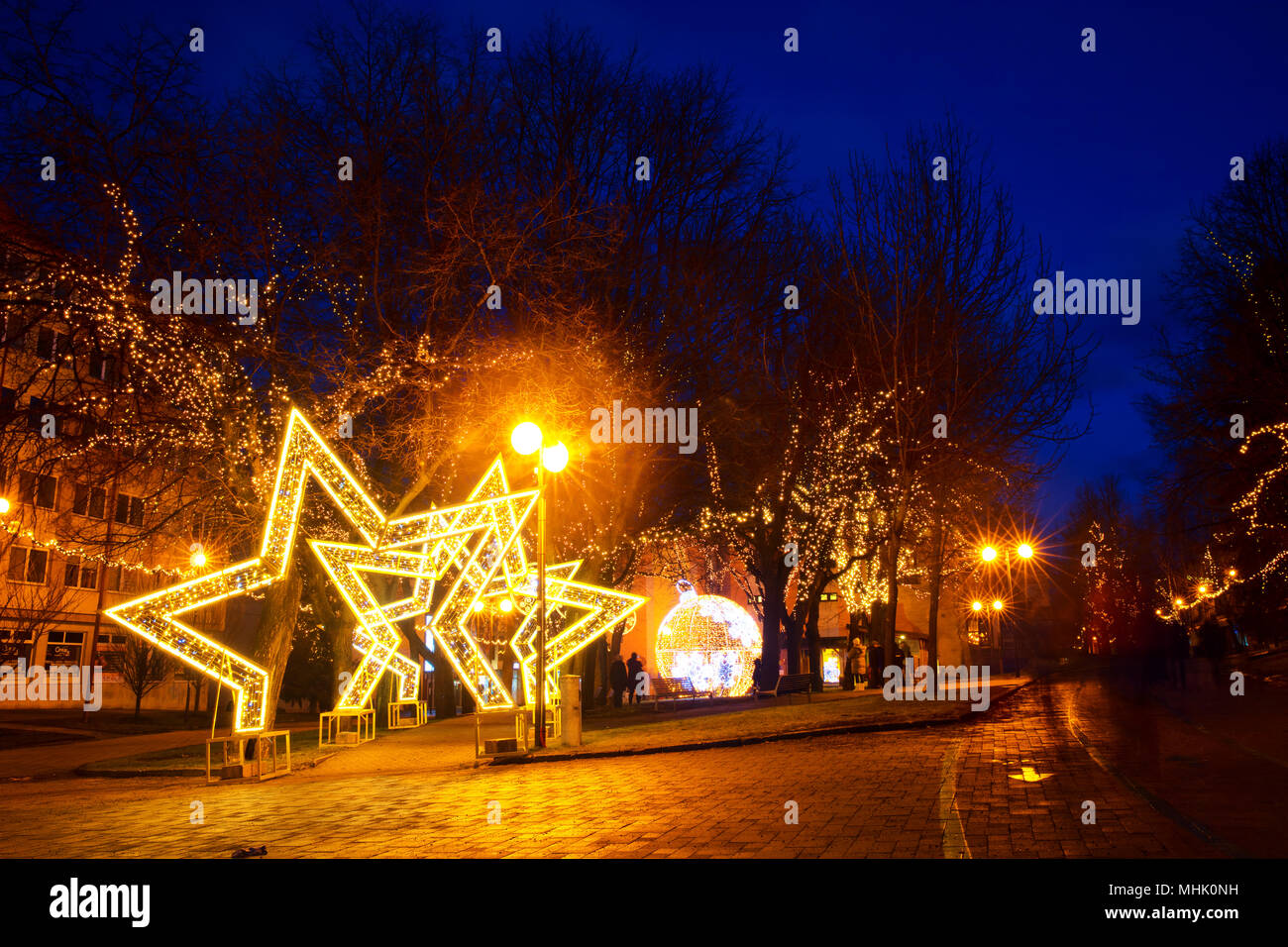 Christmas decorations hi-res stock photography and images - Alamy