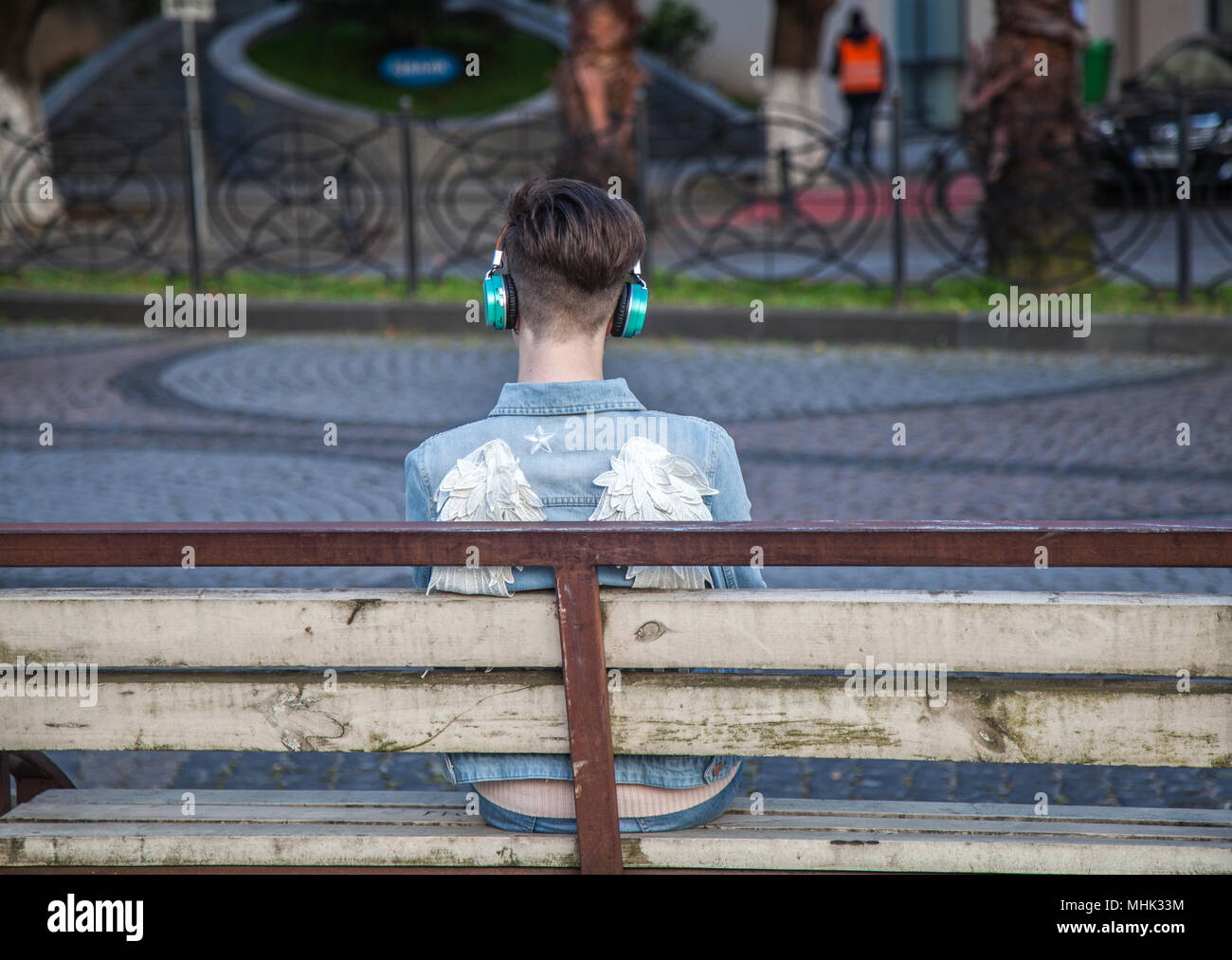 Listen to music bus hi-res stock photography and images - Alamy