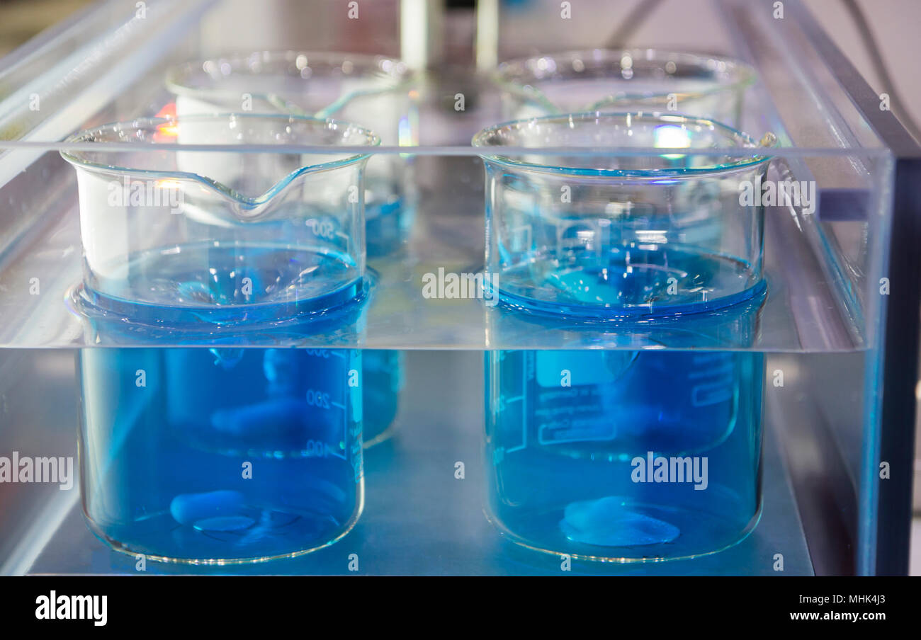 Magnetic stirrer hi-res stock photography and images - Alamy