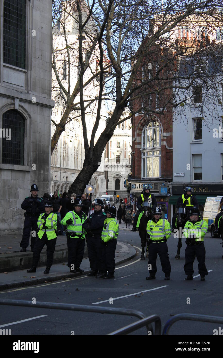 Police in the united kingdom hi-res stock photography and images - Alamy