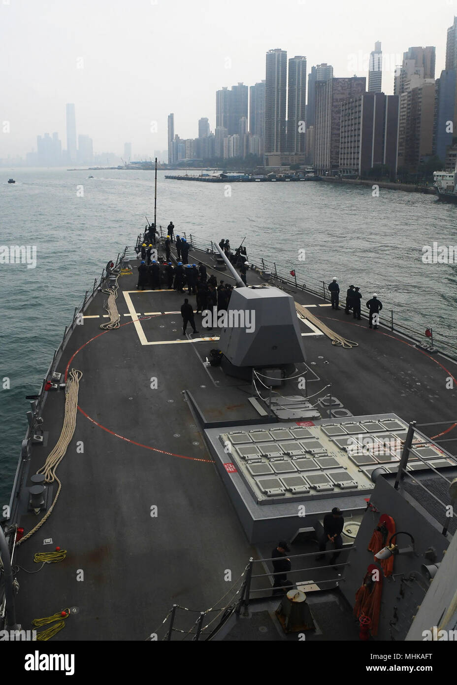 HONG KONG (March 27, 2018) The Arleigh Burke-class guided-missile ...