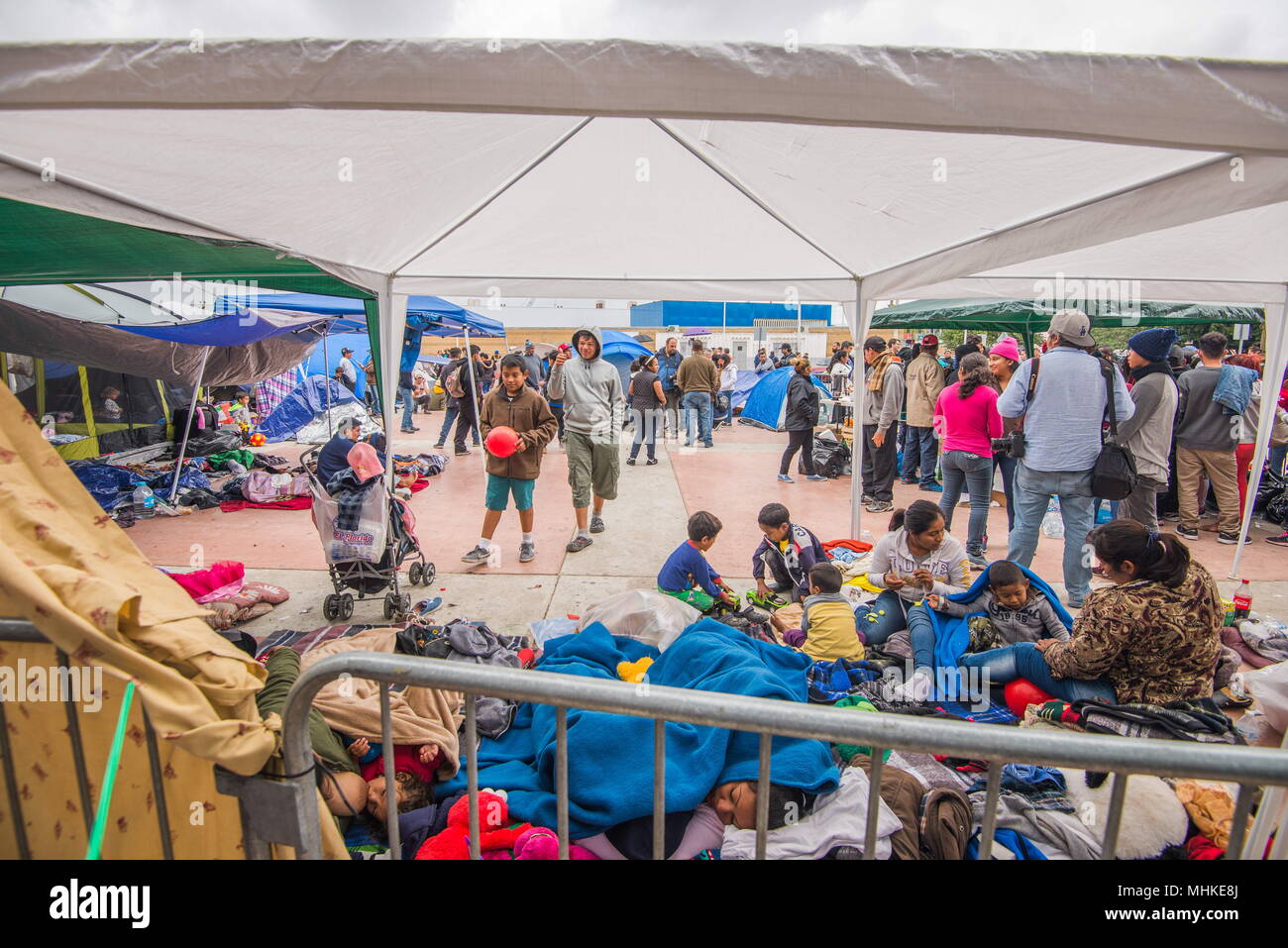 Tijuana, Mexico. 1st May, 2018. Members of the migrant caravan from ...